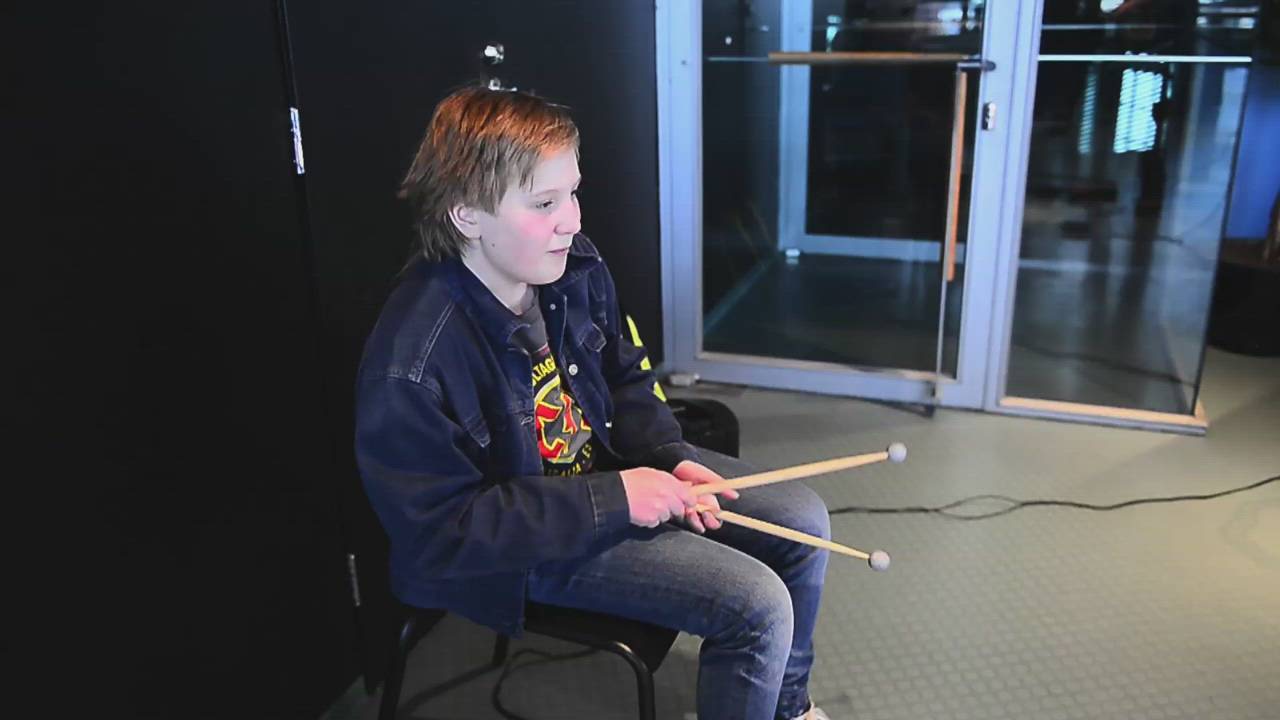 Video: Liiketunnistimella toimivat rummut – lasten musiikkijuhlilla ...